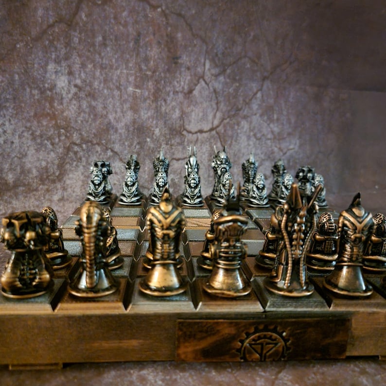Xenomorph Alien Chess Set – Steamprint